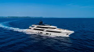€1M price drop on Custom Line Navetta 42 motor yacht Albus